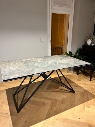 Tavolo con ripiano Marmo