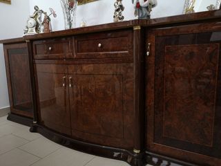 mobile con tavolo e 6 sedie 