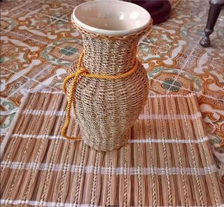 vaso porta fiori con stuoia 