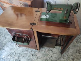 macchina da cucire vintage 