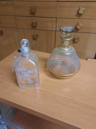 bottiglie in vetro e cristallo