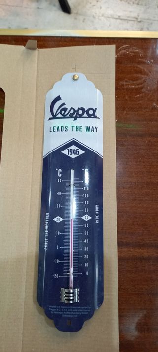termometro in metallo retro Vespa 1946