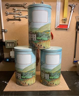 Scatole cilindriche in latta