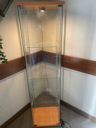 vetrinetta in vetro illuminata