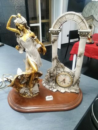 lume statua con arco