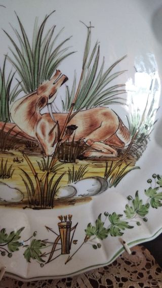 Piatto con Cervo dipinto a mano ceramica Este 