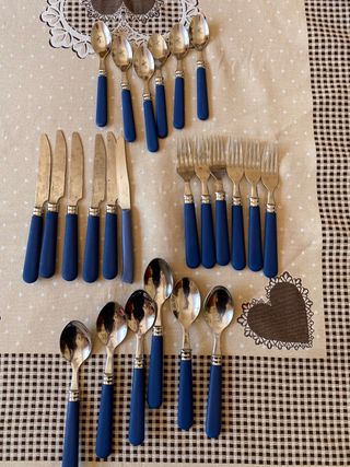 Posate blu