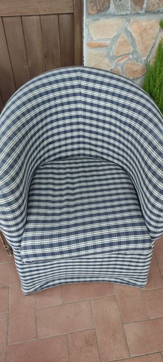 due poltrone euro 25 cadauna