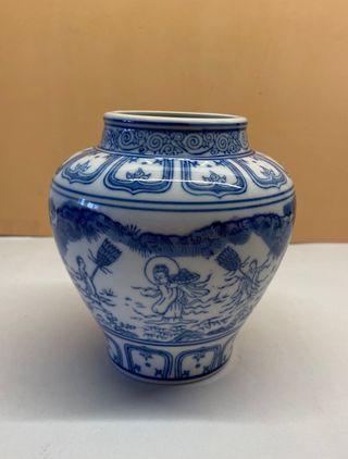 Vaso di porcellana vintage 