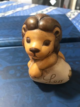 Leone Thun con scritta Leo davanti