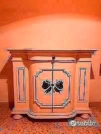 Mobile decorato