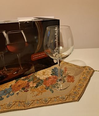 12 calici vini maturi