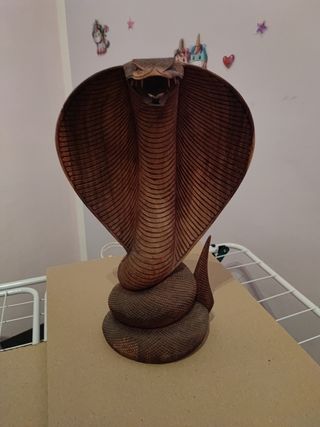 Cobra in legno fatto a mano