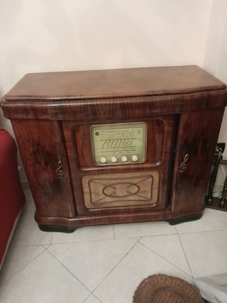 vendesi radio antica