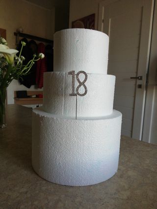 polistirolo x torta finta più 18 in pietre 