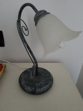 coppia di abat jour in vetro e ferro battuto