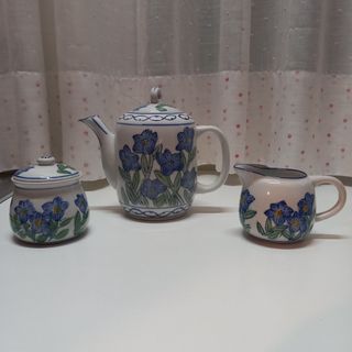 Set teiera, bricco e zuccheriera porcellana fine