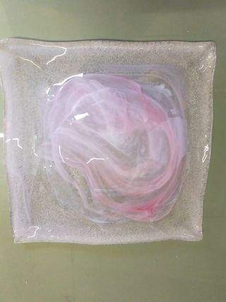 plafoniera in vetro lavorato.