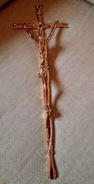 grande croce in bagno d'oro