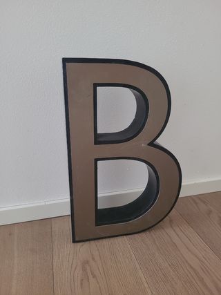 Lettera Vintage B in lamiera