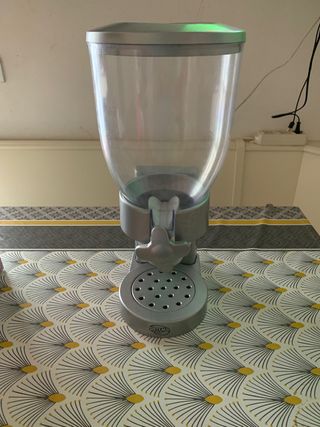 Dispenser di cereali o caramelle