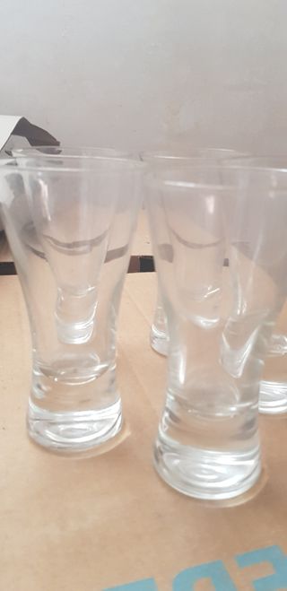 5 bicchieri in vetro  con fondo pieno