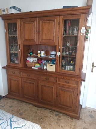 armadio con vetrina