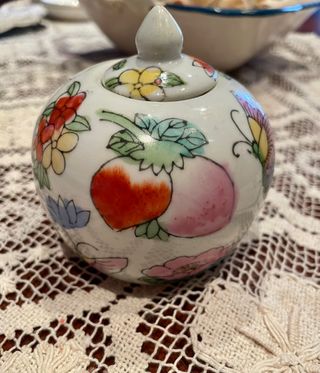 Piccolo vasetto con coperchio 