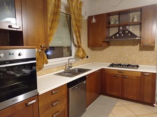 Cucina in ciliegio in ottimo stato