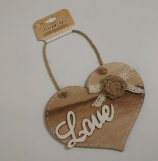 Cuore in legno decorato