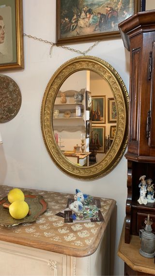 Specchio con cornice in legno 