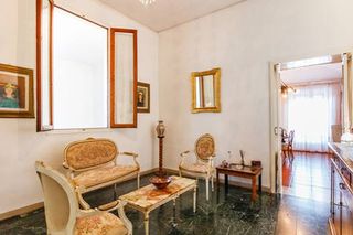 Elegante salottino stile 700 veneziano