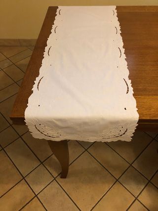 Runner in cotone ricamato