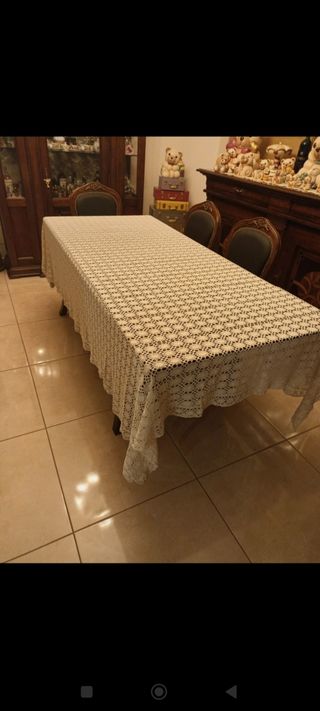 copritavolo vintage lavorato a mano a uncinetto 