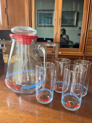 Set di bicchieri e caraffa