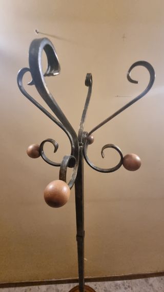 Attaccapanni da terra 