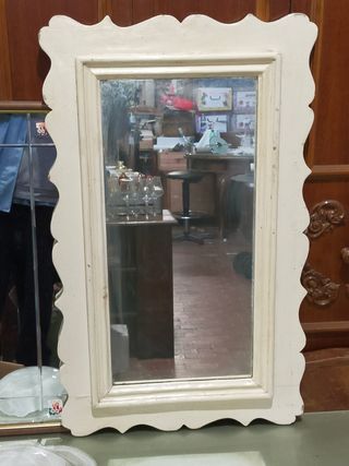 Specchio in stile country, cornice in legno