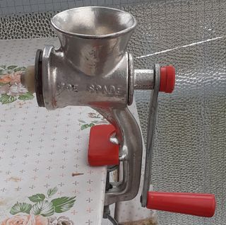 macchina tritacarne manuale tre spade