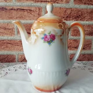 caffettiera di porcellana vintage