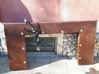 Trave in palissandro con faretti per caminetto