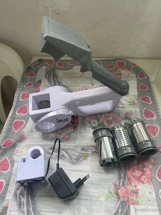 Grattuggia elettrica multilama