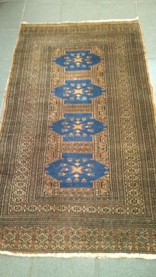 Tappeto pachistano 4 medaglie blu