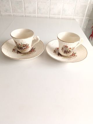 Due Tazze da tè con piatti Imperial Crown 