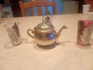 set teglira con tre bicchieri 