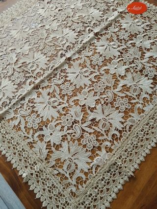 tovaglietta o centrotavola beige in macramè nuovo 