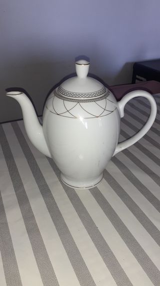 teiera di porcellana