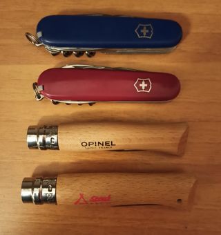 Victorinox e Opinel lotto 4 coltelli 