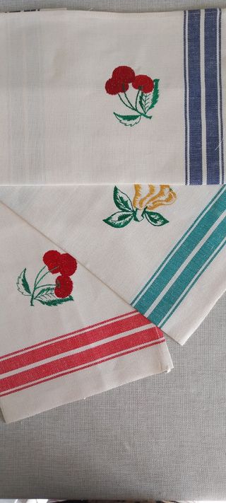 asciugamani in misto lino ricamati 