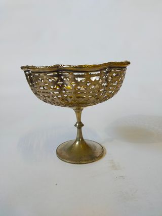 Alzatina liberty in metallo lavorato , anni 1930