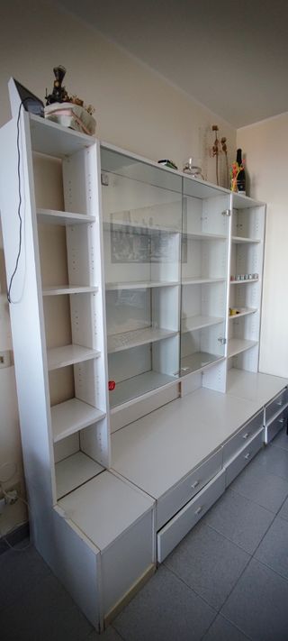 Mobile da soggiorno con ante in vetro 